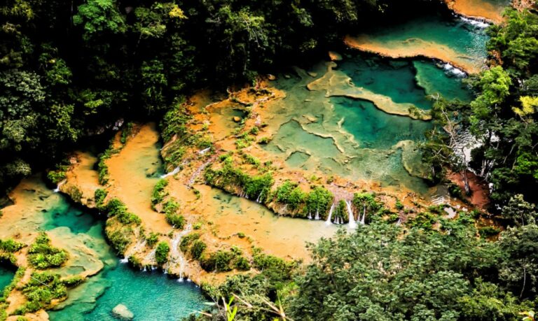 Descubre las maravillas naturales de Pozas de Semuc-Champey en Guatemala - Pueblos de Guatemala